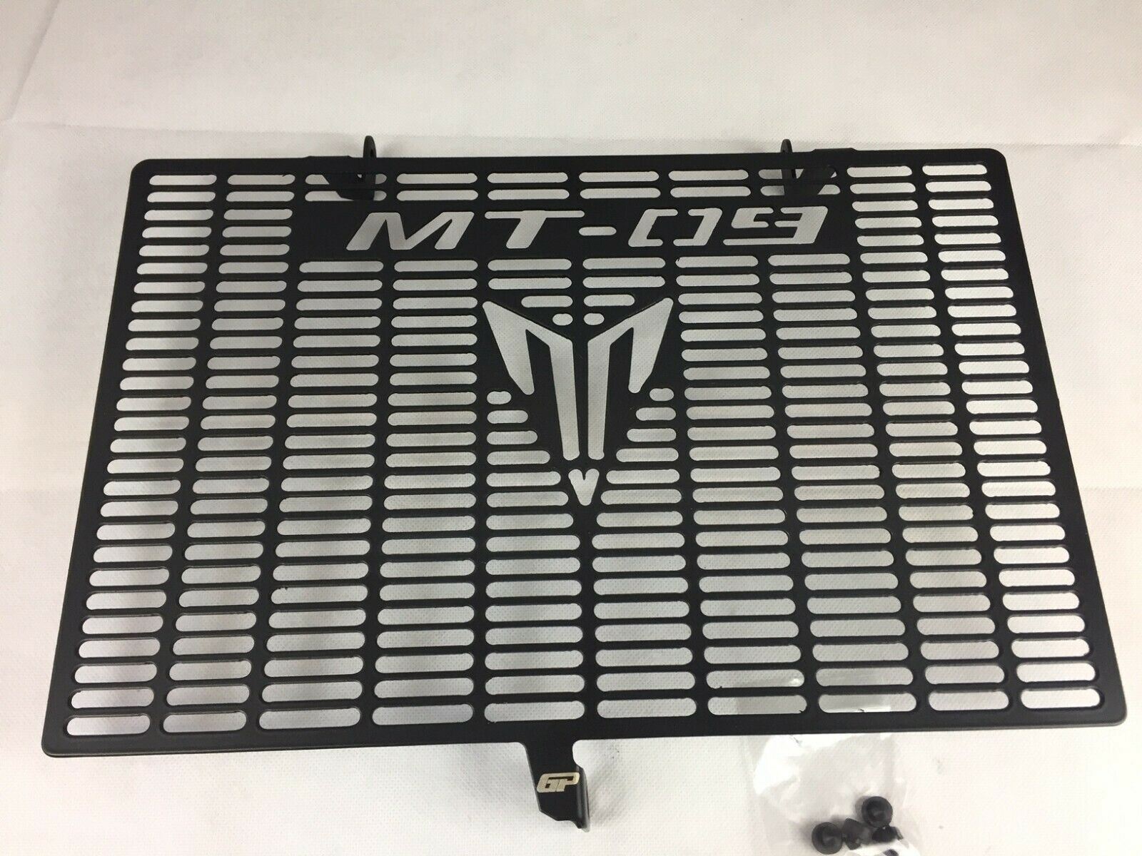 Yamaha MT09 radiator guard 2013-16 *** Repainted and repacked item